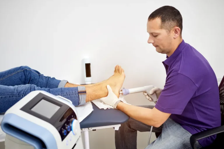 Spur Heel Treatment: Causes, Symptoms, and Advanced Care at Bone and ...